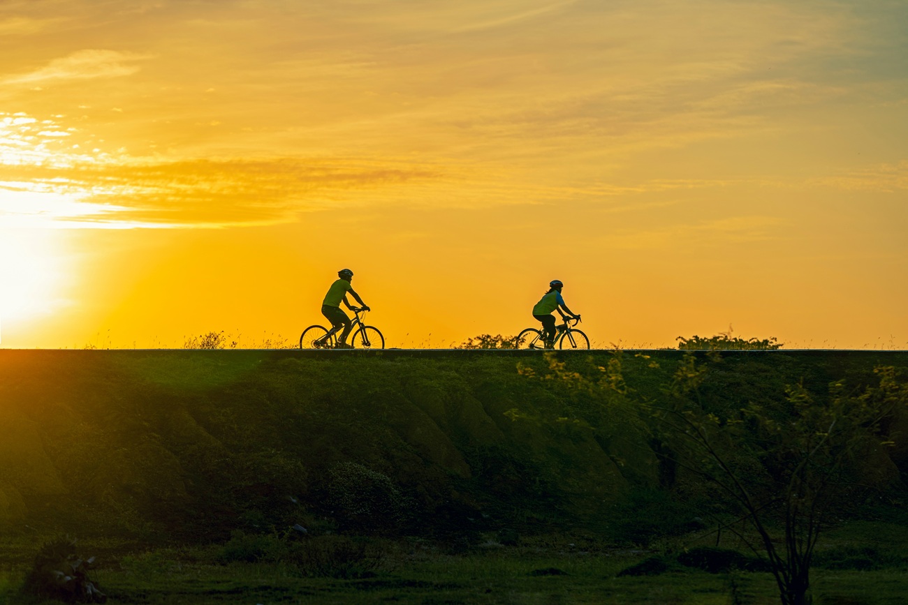Adventure cycling organized tours - Discover France